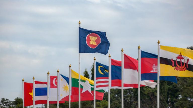 Peran Indonesia dalam ASEAN (Association of South East Asian Nation)